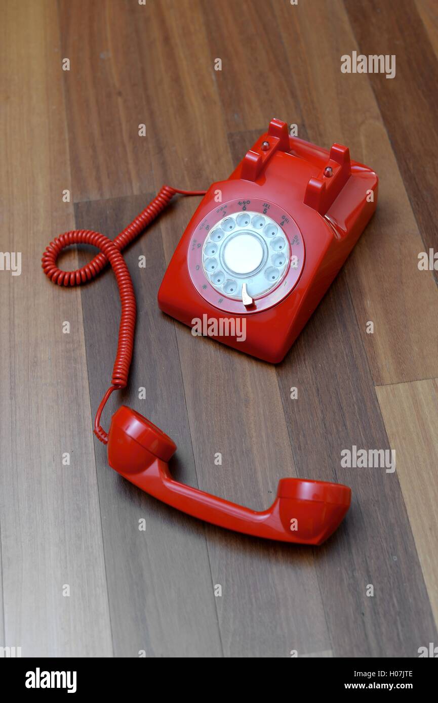 Antique microphone round hi-res stock photography and images - Alamy