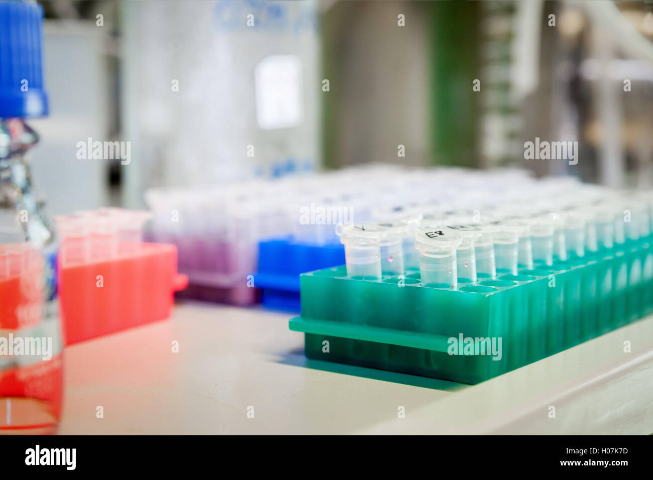 Reaction test laboratory hi-res stock photography and images - Alamy