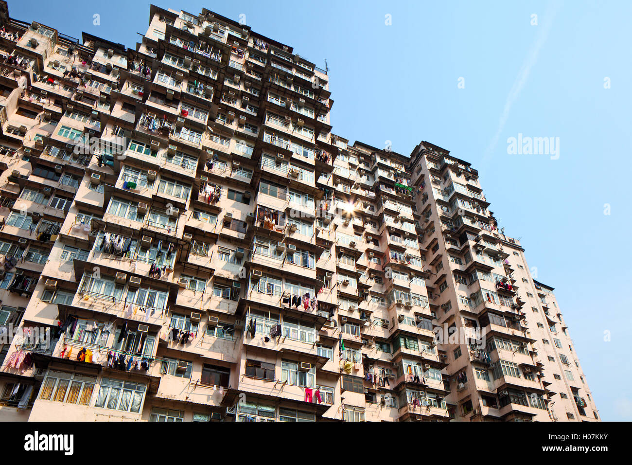 Overcrowded residential building in Hong Kong Stock Photo - Alamy