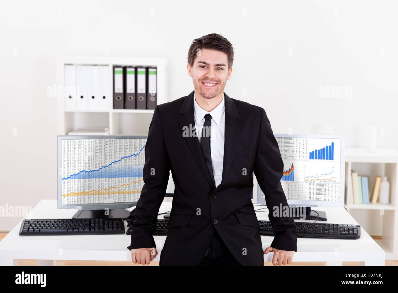 Male stock market broker hi-res stock photography and images - Alamy
