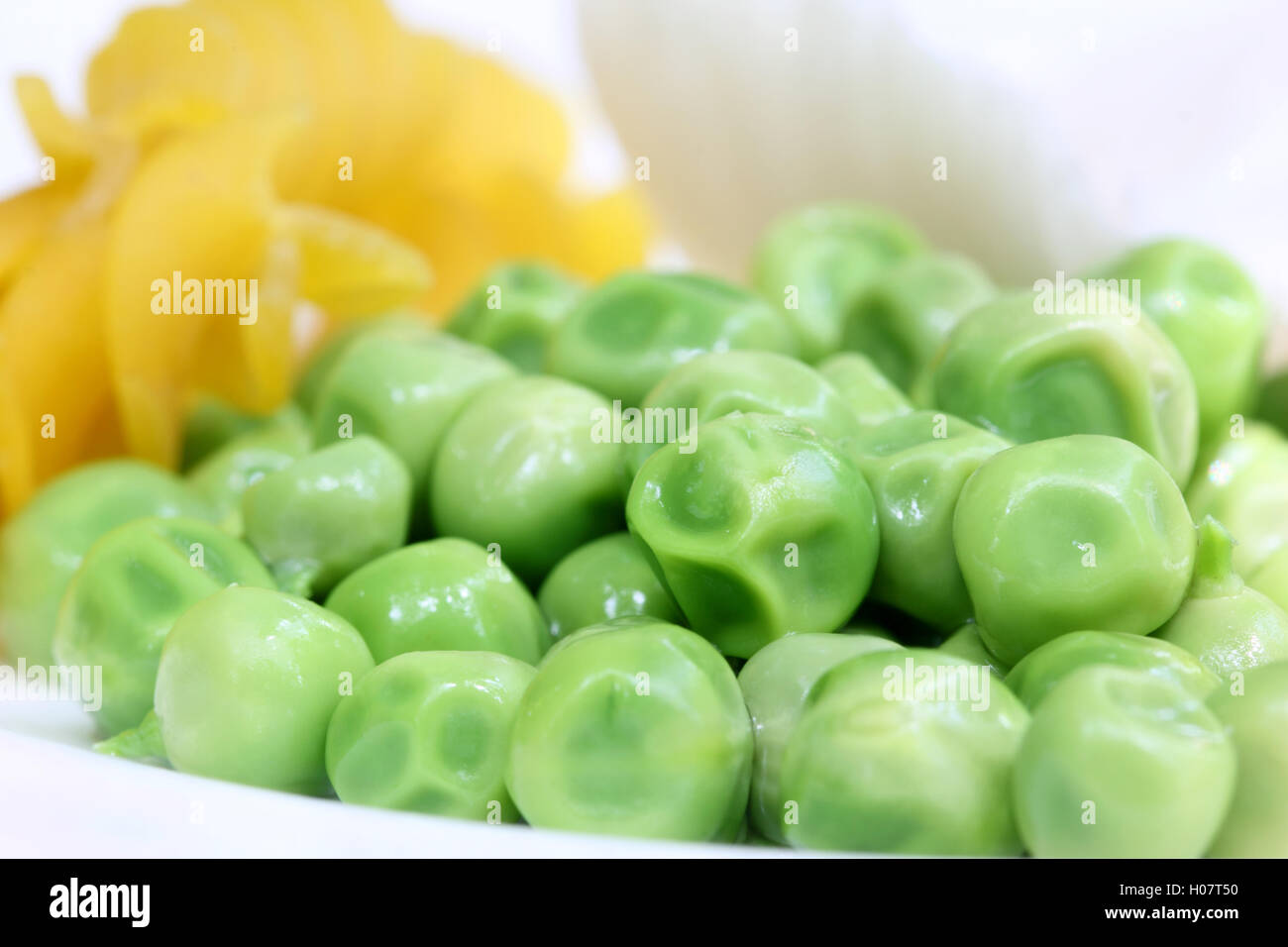 Frozen green peas Stock Photo - Alamy