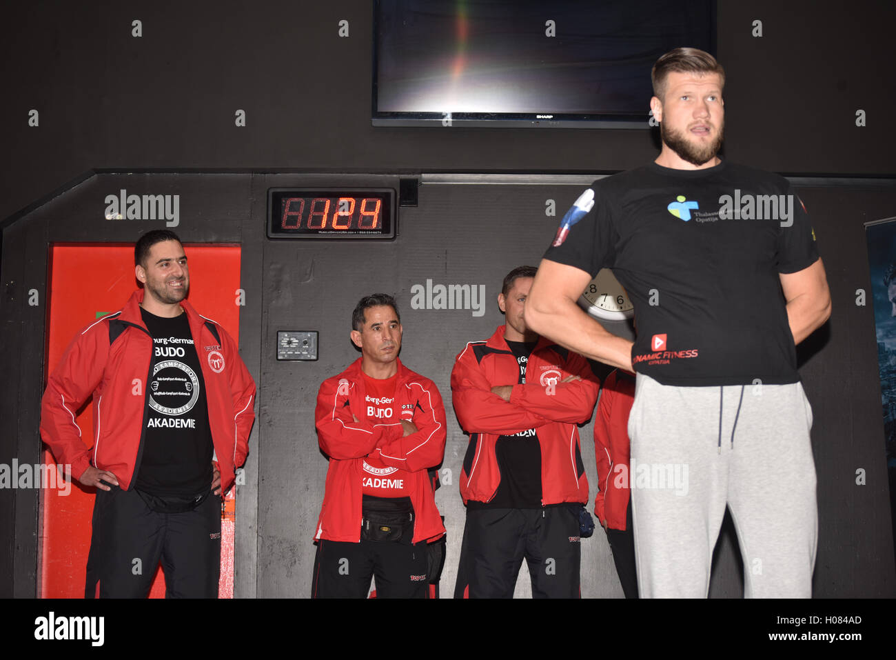 Auckland, New Zealand. 20th Sep, 2016. Russian heavyweight giant boxer ...