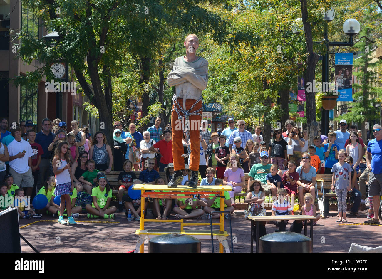 Escape artist hi-res stock photography and images - Alamy