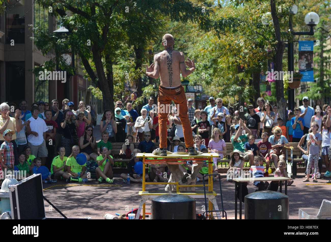 Escape artist hi-res stock photography and images - Alamy