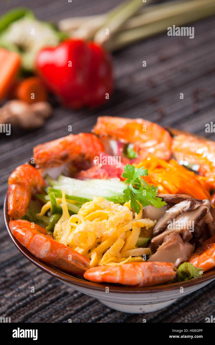 Fried rice mixed with shrimp Stock Photo - Alamy
