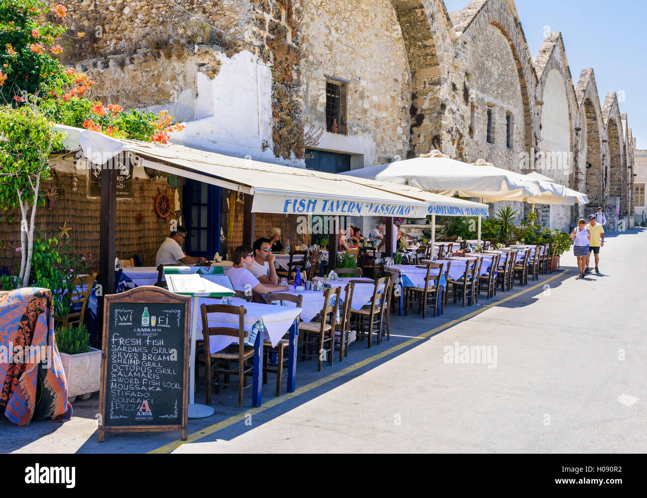 Chania taverna hi-res stock photography and images - Alamy
