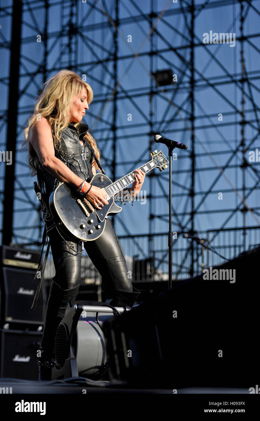 80s band vixen hi-res stock photography and images - Alamy