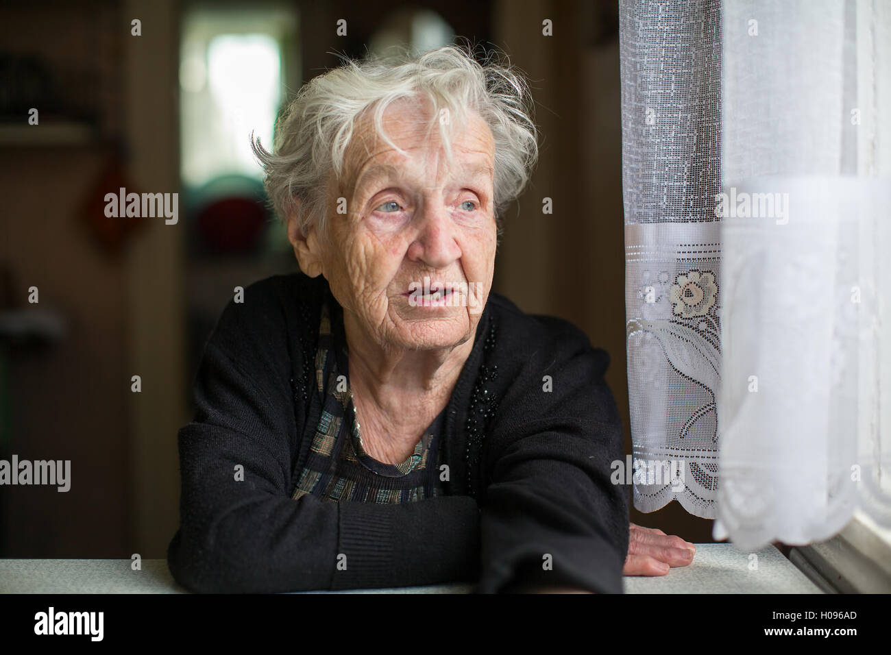 Person table hi-res stock photography and images - Alamy