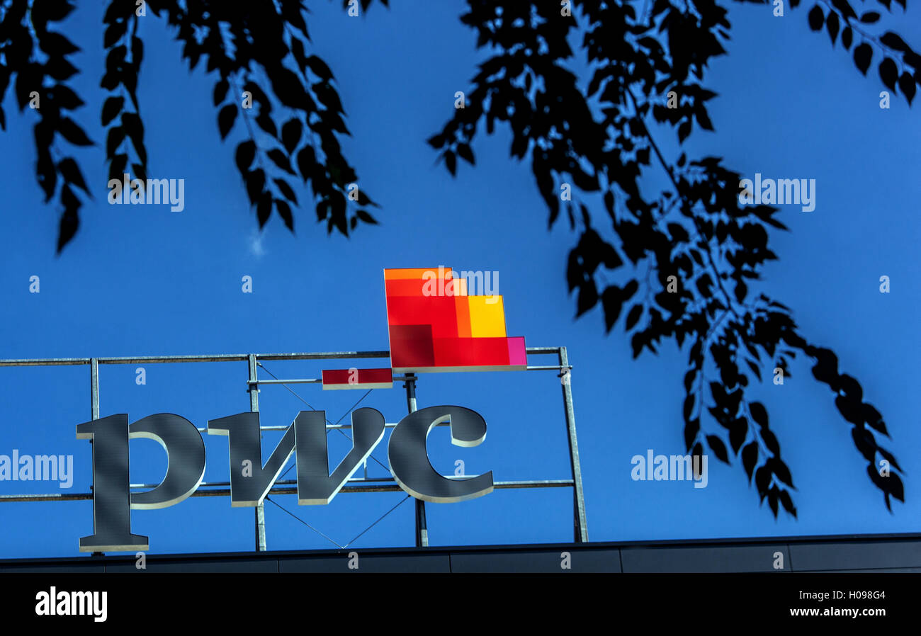 Pwc office building in hi-res stock photography and images - Alamy