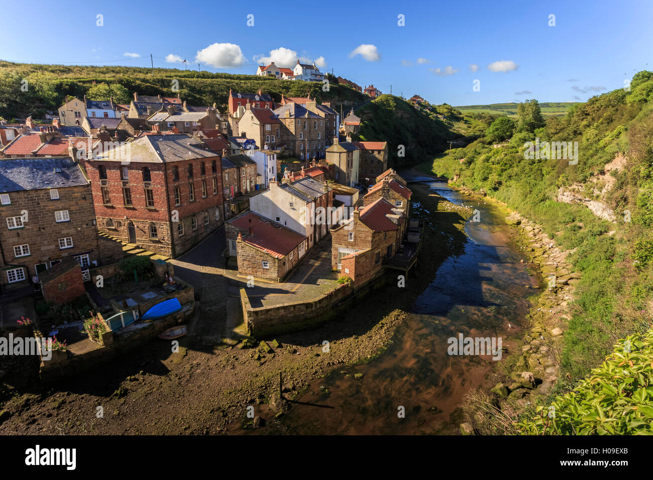 Steep streets in yorkshire hi-res stock photography and images - Alamy