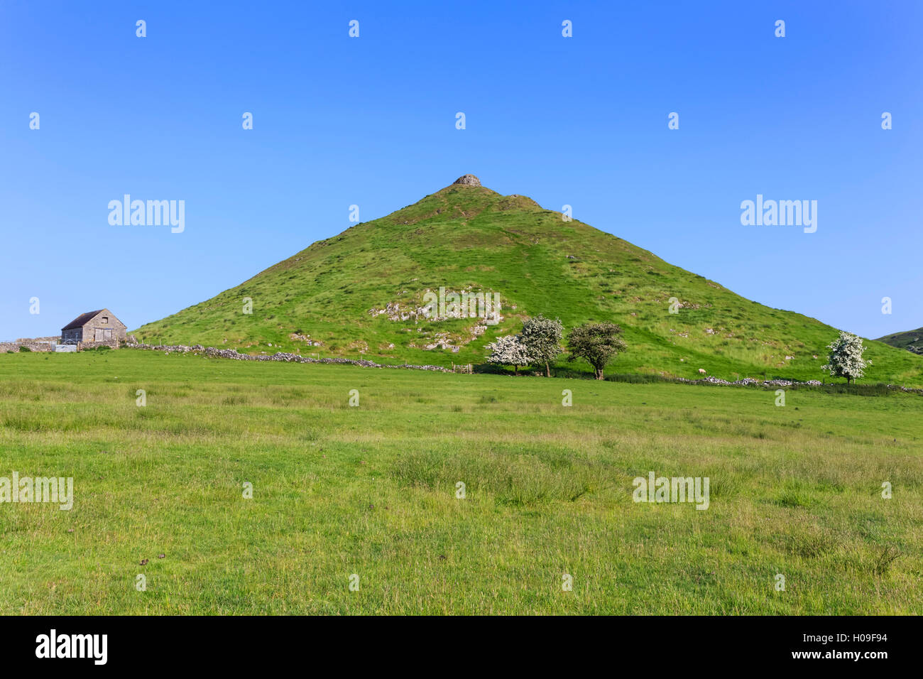 Conical hill hi-res stock photography and images - Alamy