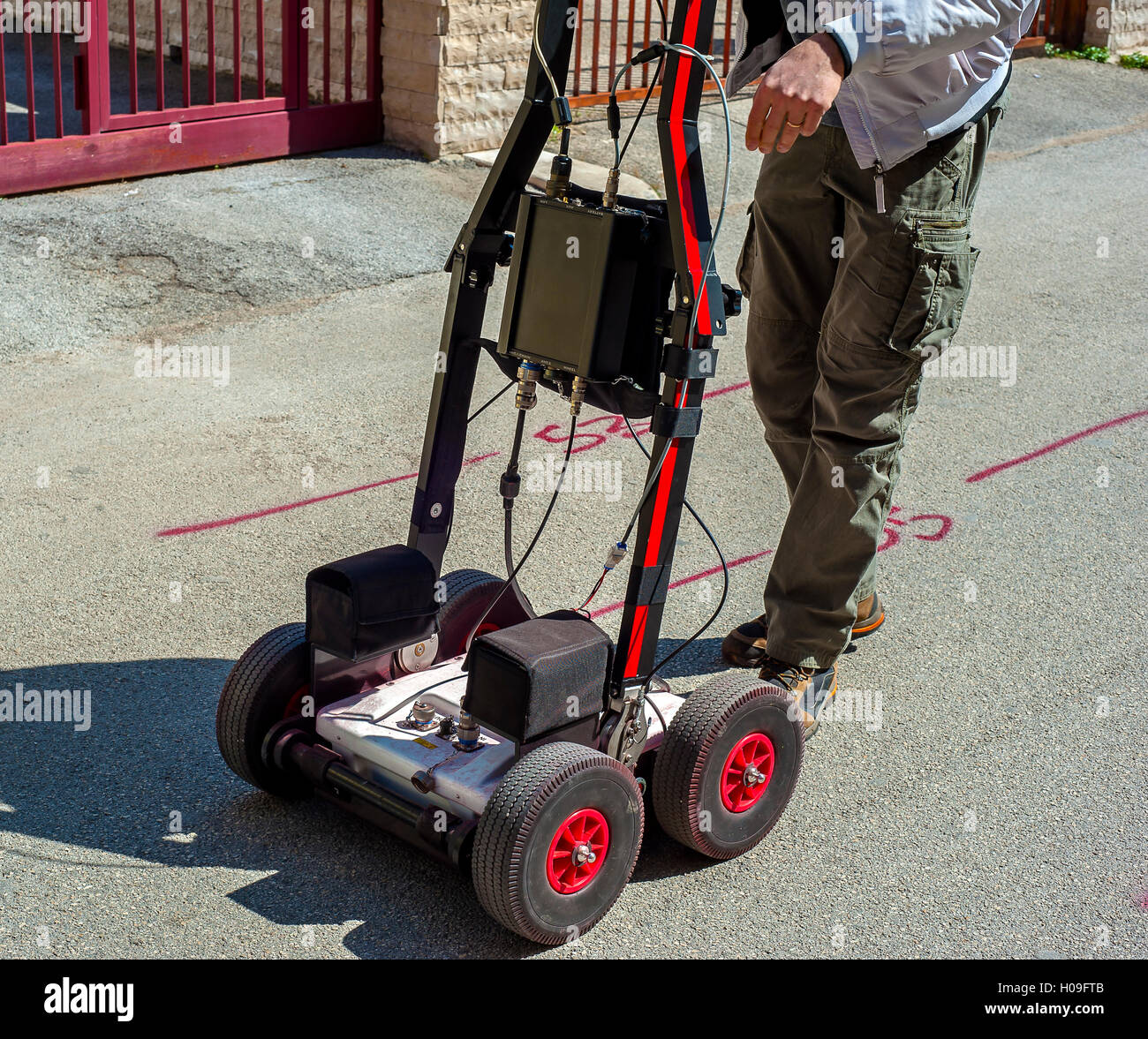 Ground penetrating radar hi-res stock photography and images - Alamy