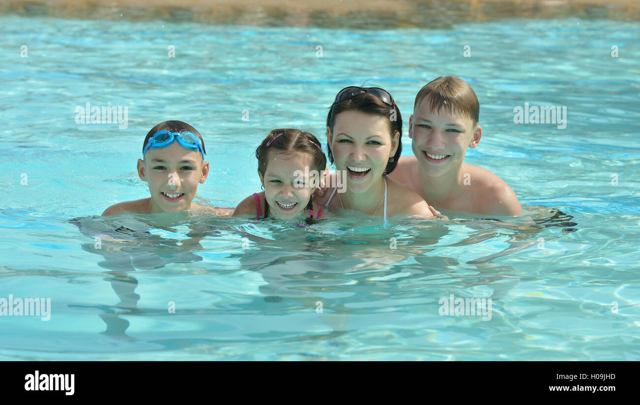 Family in aquapark hi-res stock photography and images - Alamy