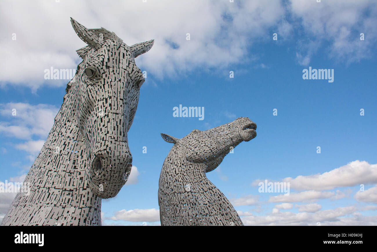 The kelpies statues hi-res stock photography and images - Alamy