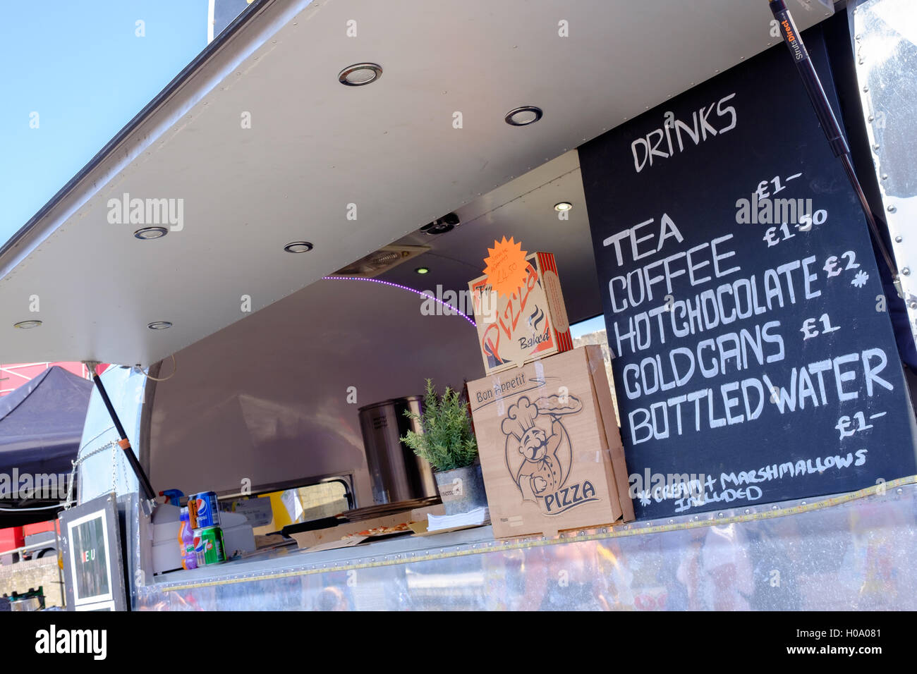 pop up drinks stall food festival Stock Photo - Alamy
