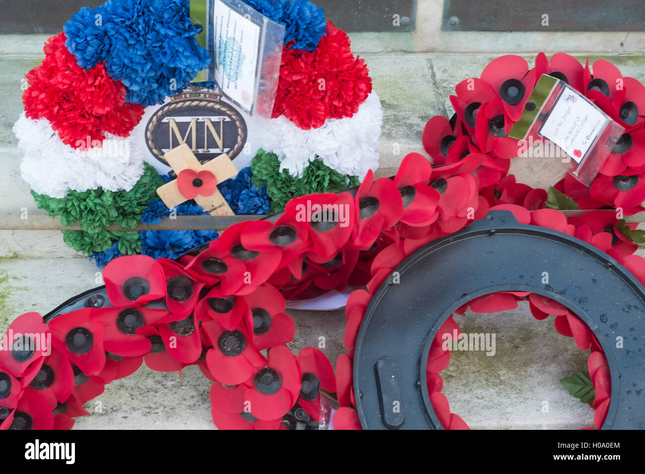 Armed forces memorial wreath hi-res stock photography and images - Alamy