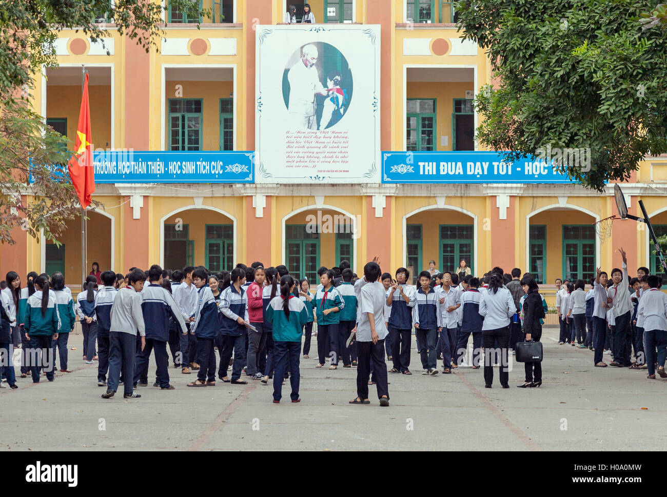 Vietnamese school uniform hi-res stock photography and images - Alamy