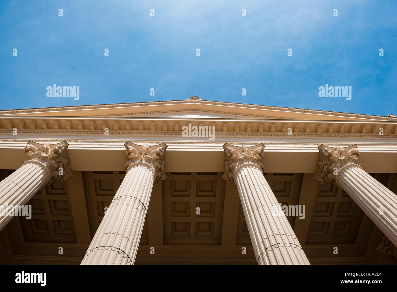 Portico with columns hi-res stock photography and images - Alamy
