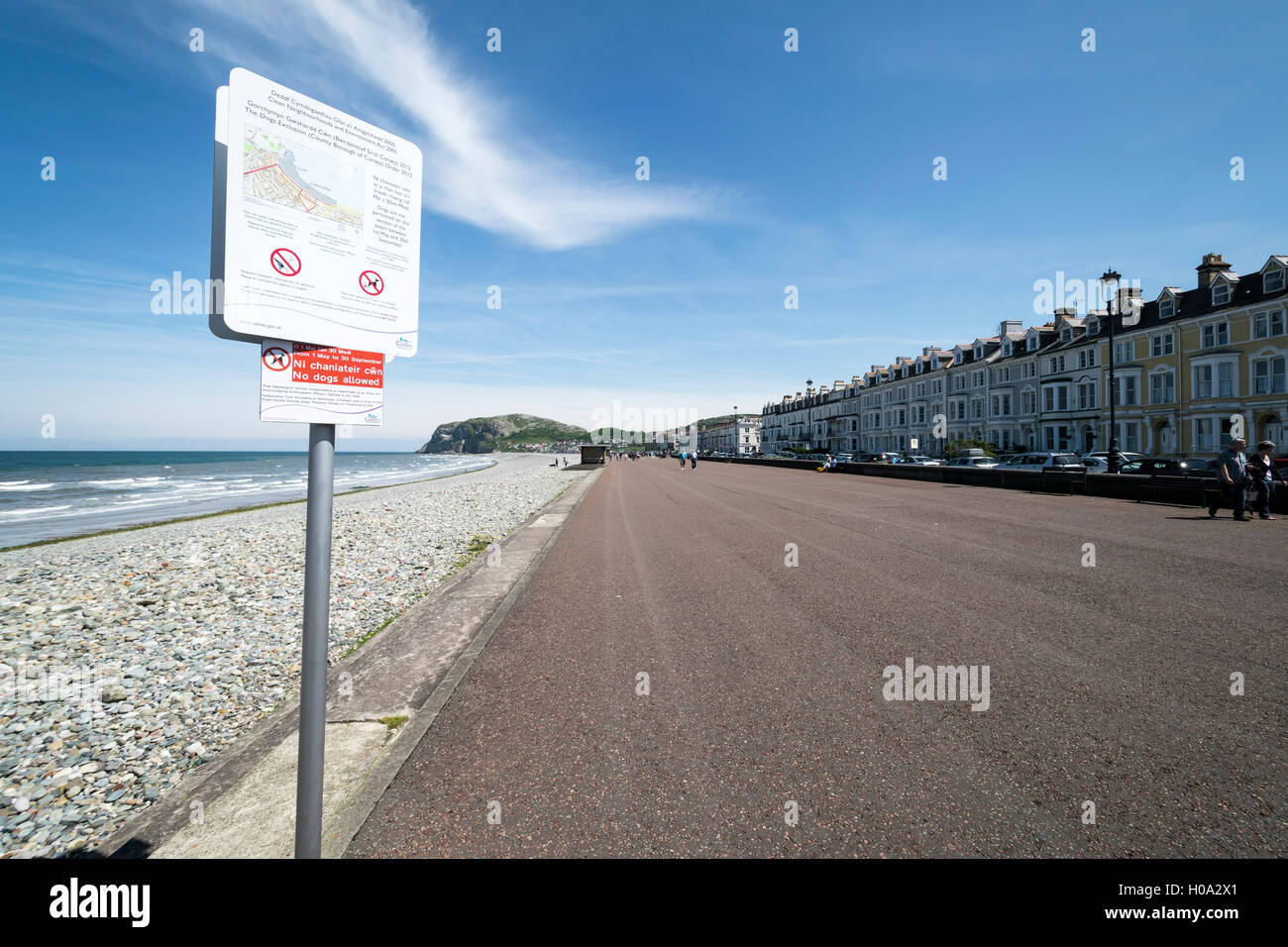 Llandudno promenade North Wales basking in the spring sunshine with the ...