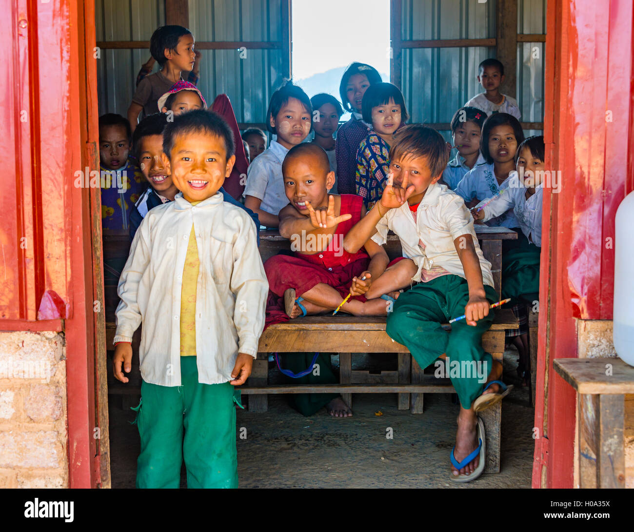 Children school myanmar hi-res stock photography and images - Alamy