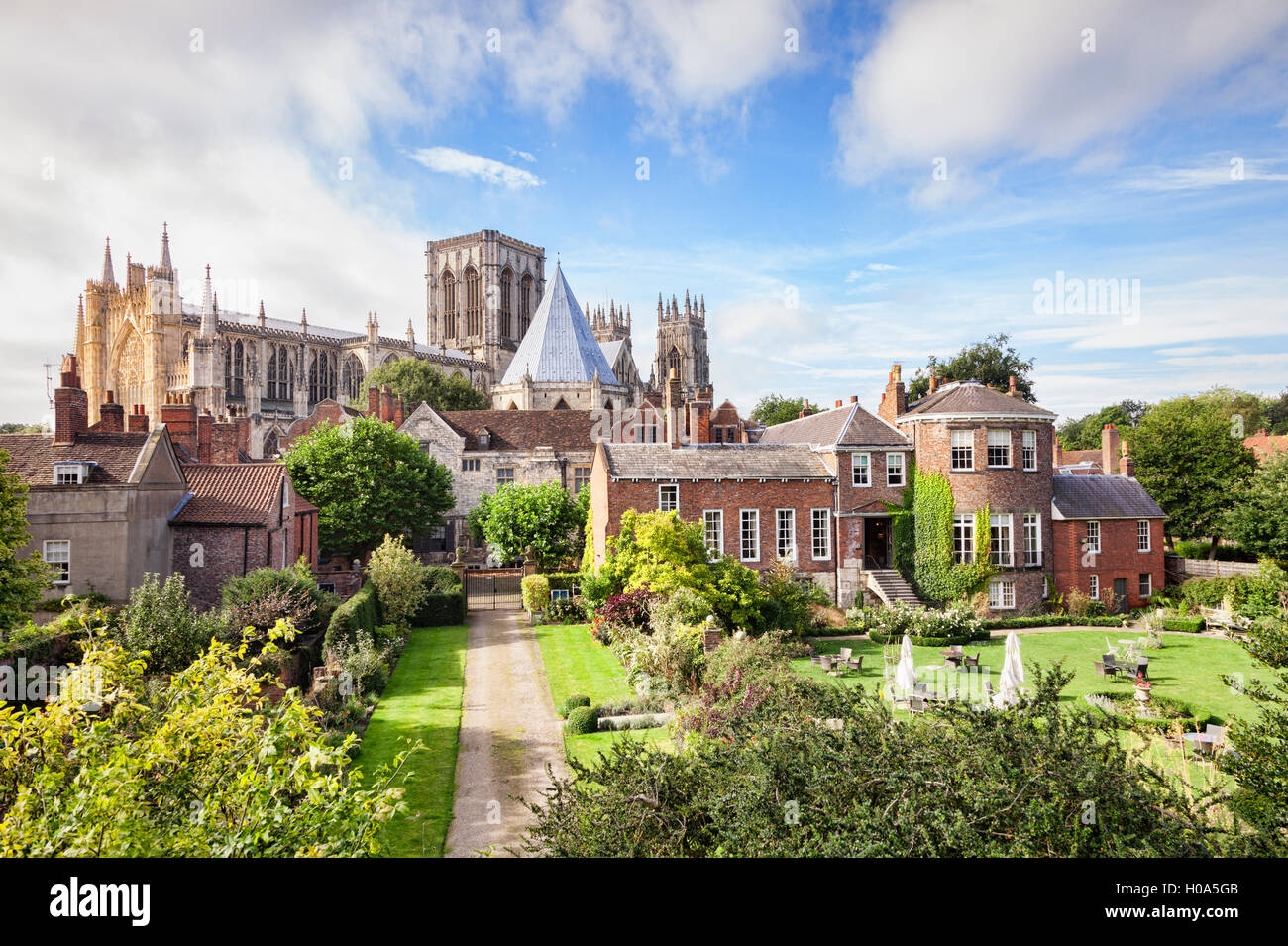 Grays court hotel gardens hi-res stock photography and images - Alamy