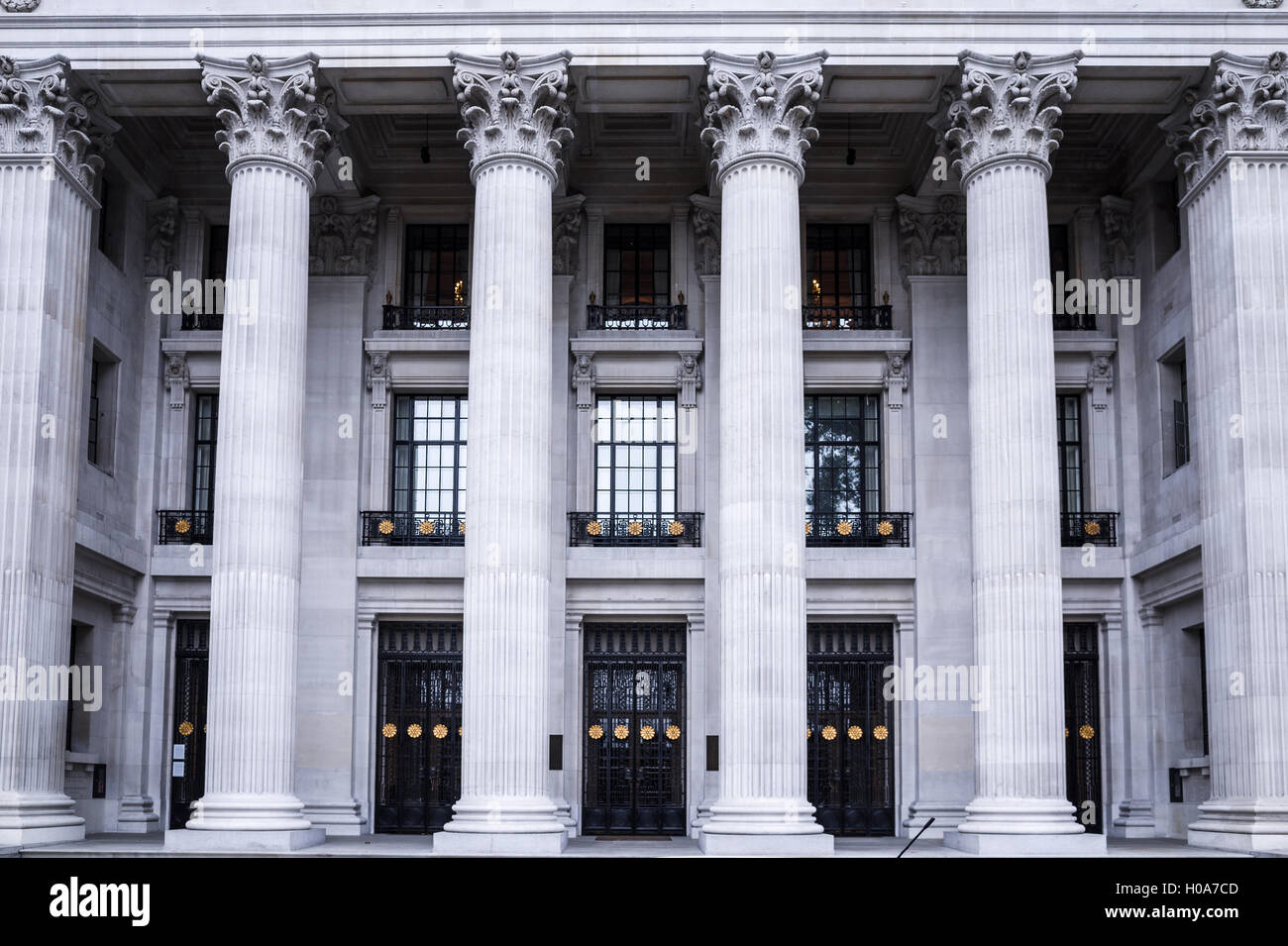 10 Trinity Square London Stock Photos & 10 Trinity Square London Stock ...