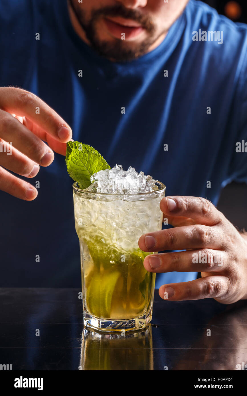 Alcohol mojito hi-res stock photography and images - Alamy