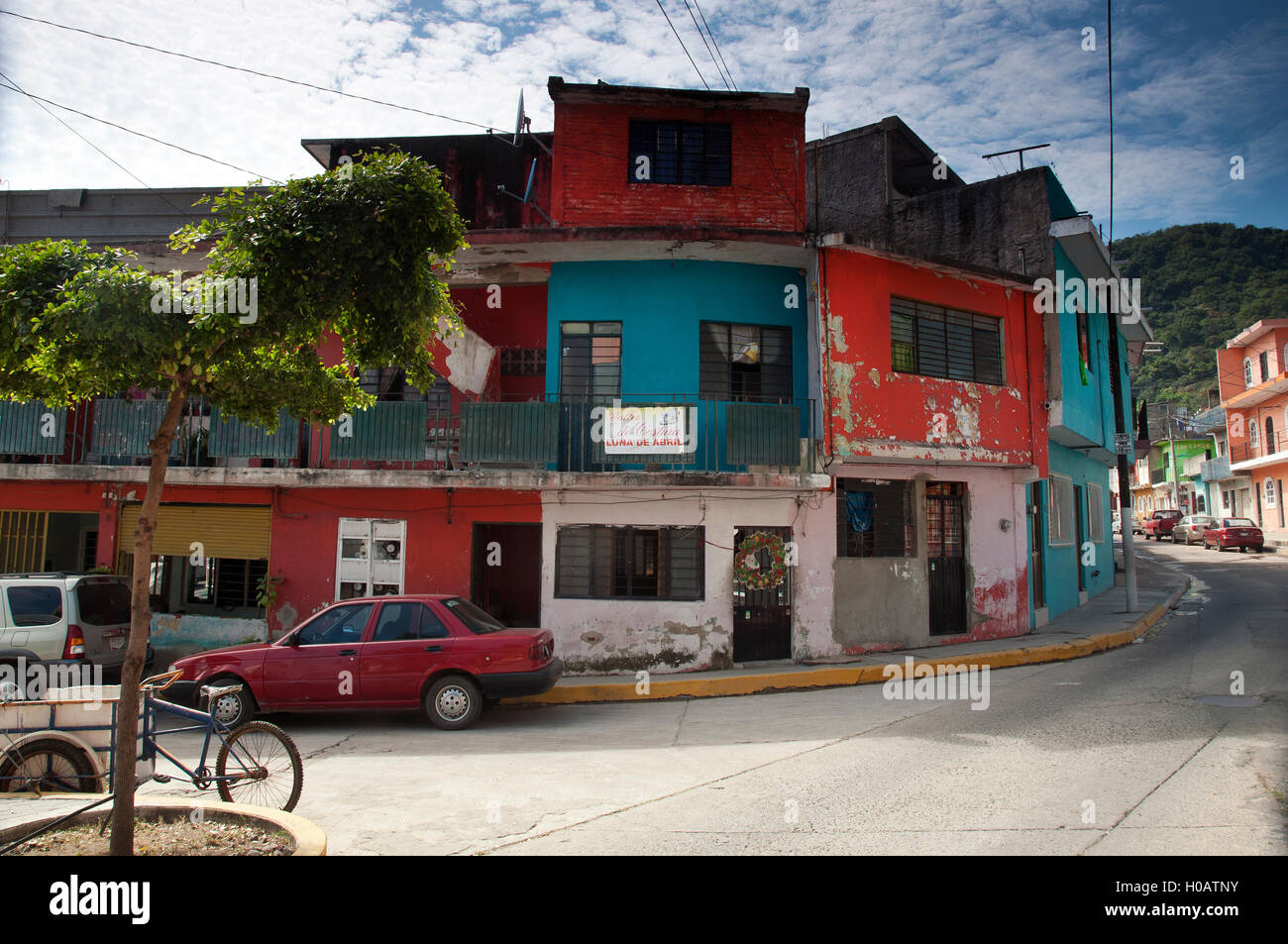 Shabby buildings hi-res stock photography and images - Alamy