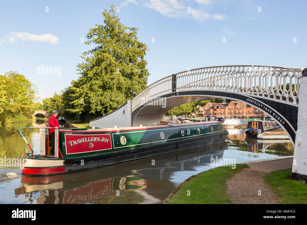 Narrowboat entering Braunston Marina from the Grand Union Canal ...