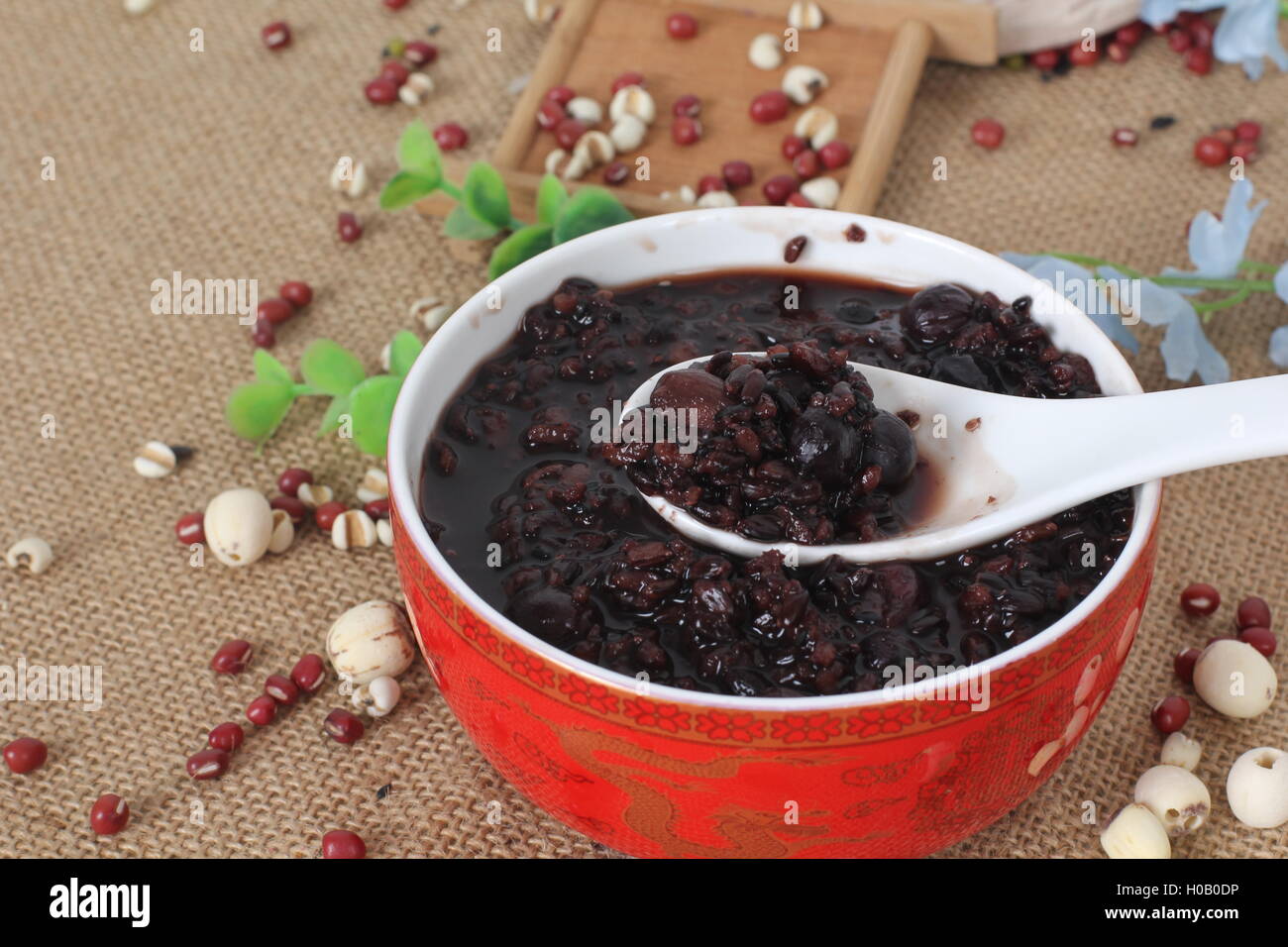 Sweet ginkgo traditional chinese hi-res stock photography and images ...
