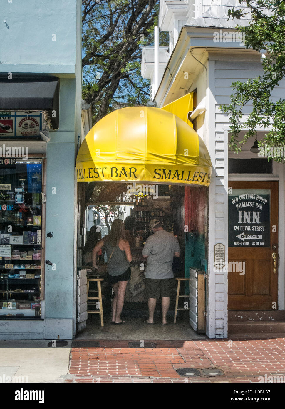 Very narrow bar between two buildings on Duval Street in Key West Stock ...