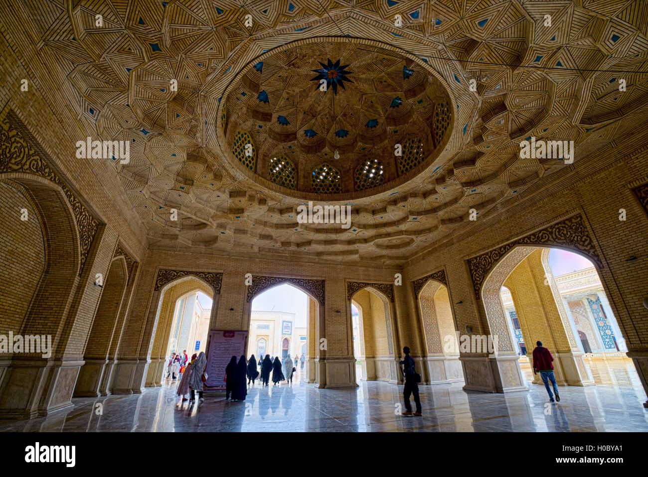 Shah-e-cheragh Entrance dome Stock Photo - Alamy
