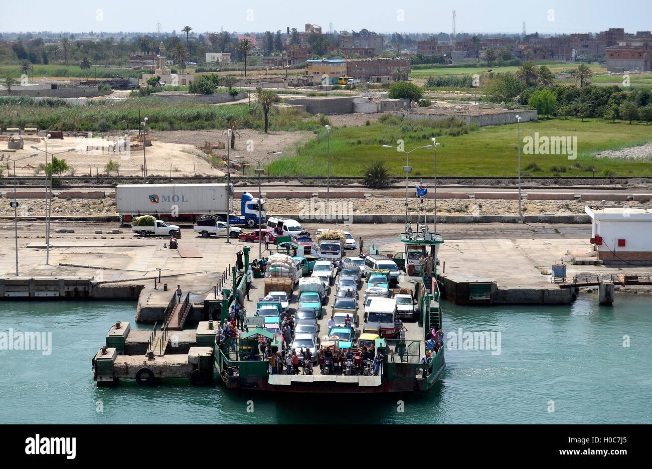 Container ship in suez canal hi-res stock photography and images - Alamy