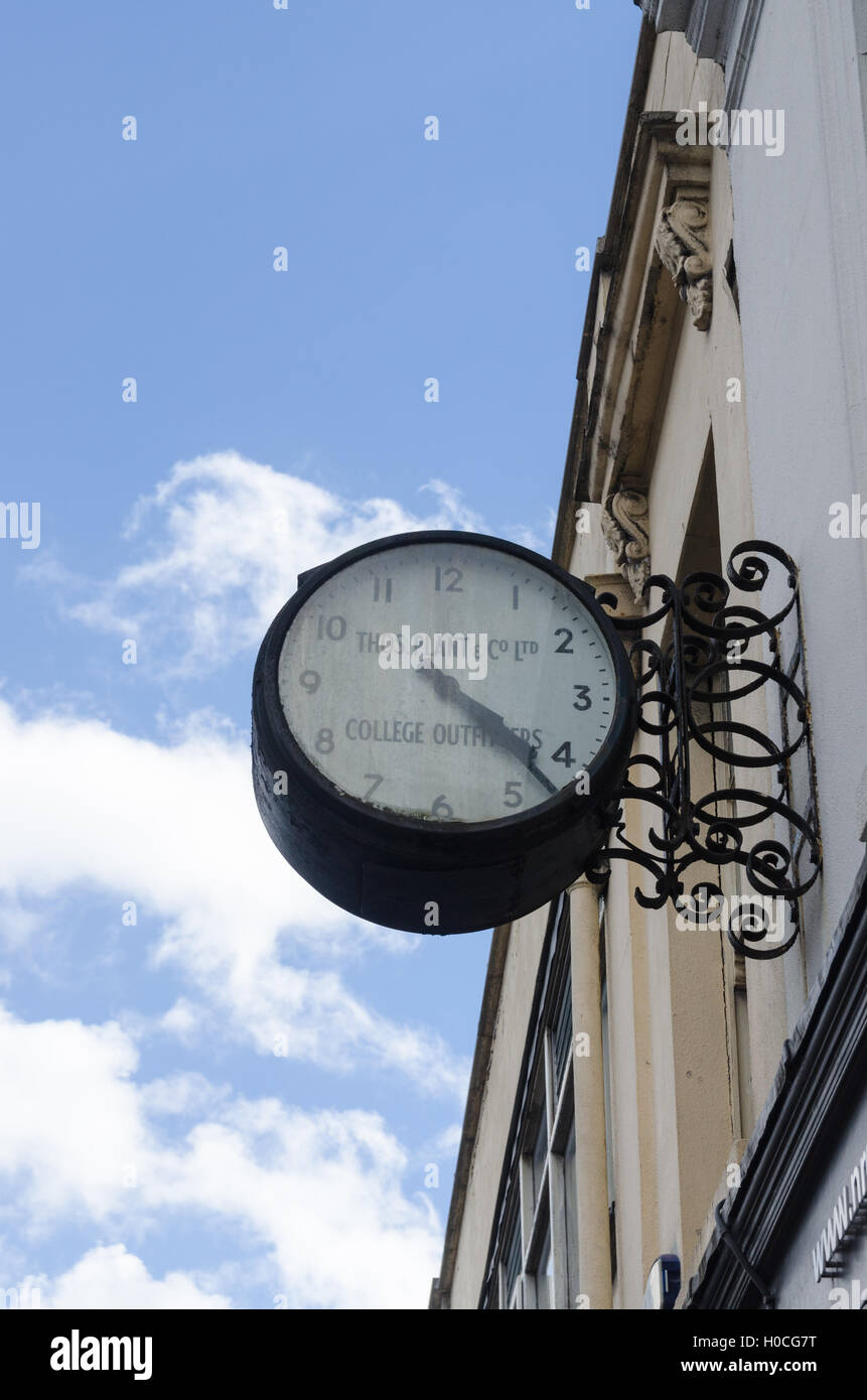 Vintage shop clock hi-res stock photography and images - Alamy