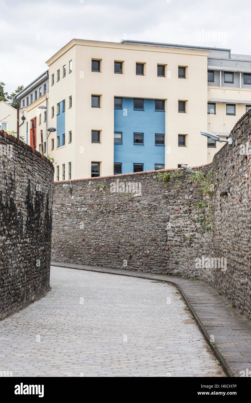 High walls hi-res stock photography and images - Alamy