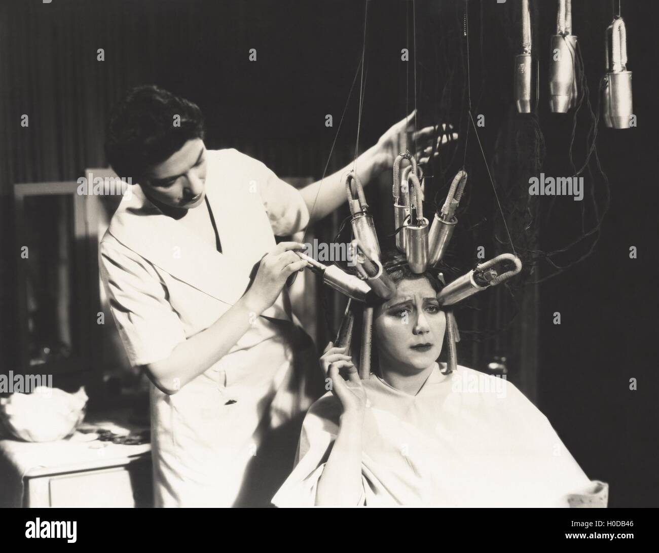1920s hair salon hi-res stock photography and images - Alamy