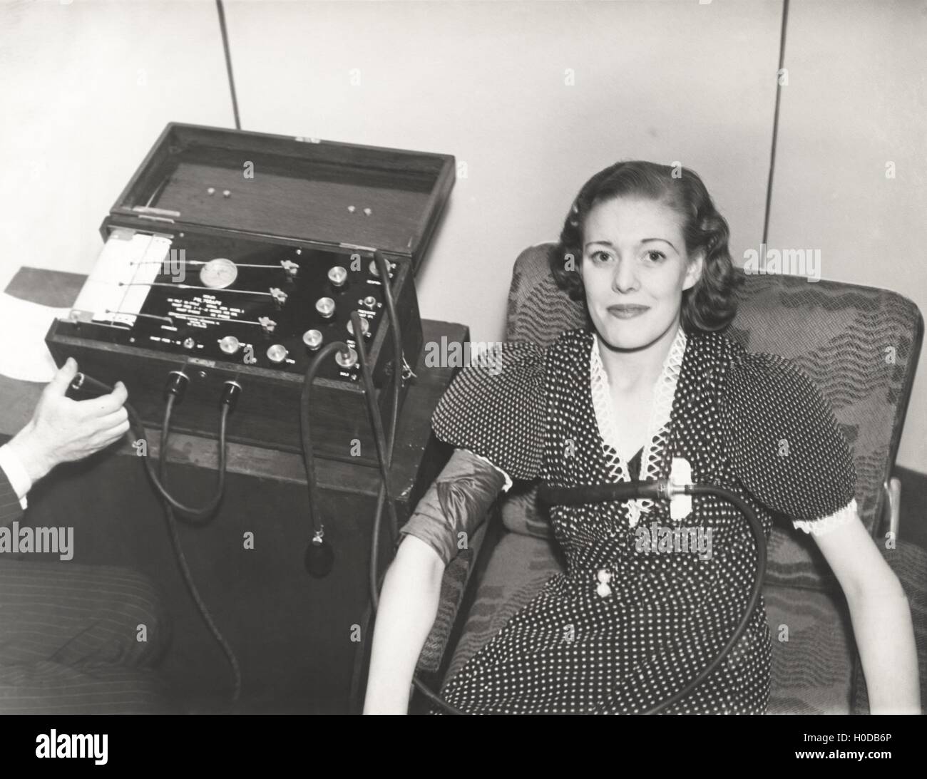 Polygraph test hi-res stock photography and images - Alamy