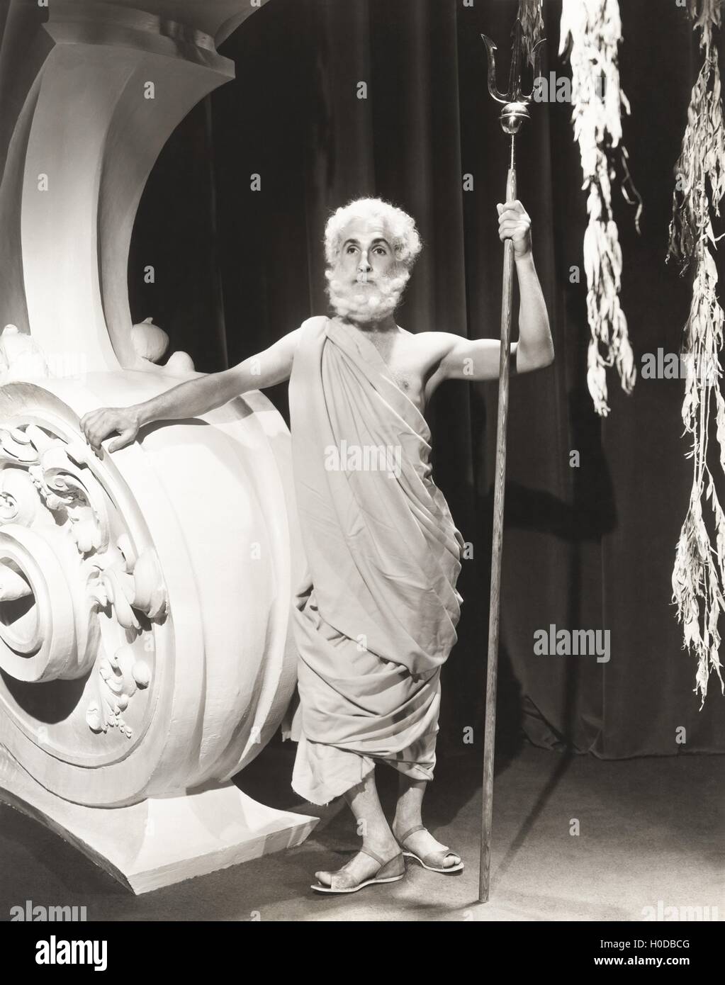 Man in toga hi-res stock photography and images - Alamy