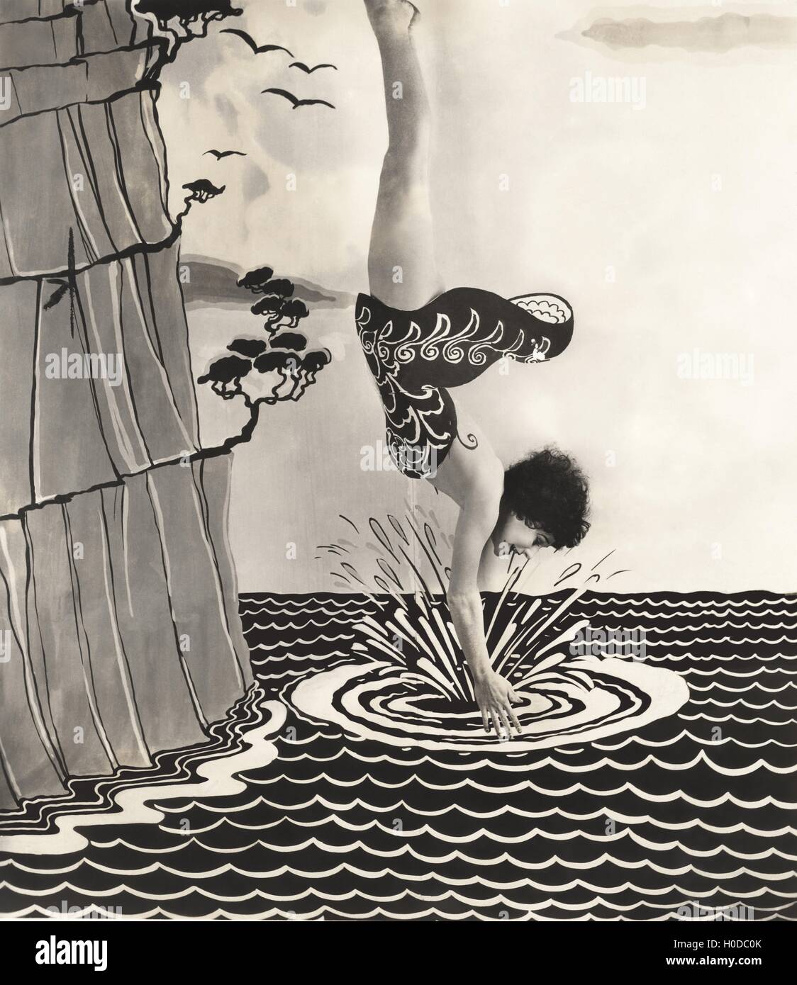 1920s woman illustration hi-res stock photography and images - Alamy