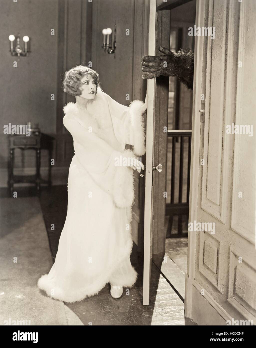 Damsel in distress hi-res stock photography and images - Alamy