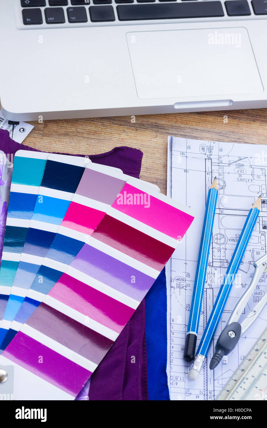 designer's working table Stock Photo - Alamy