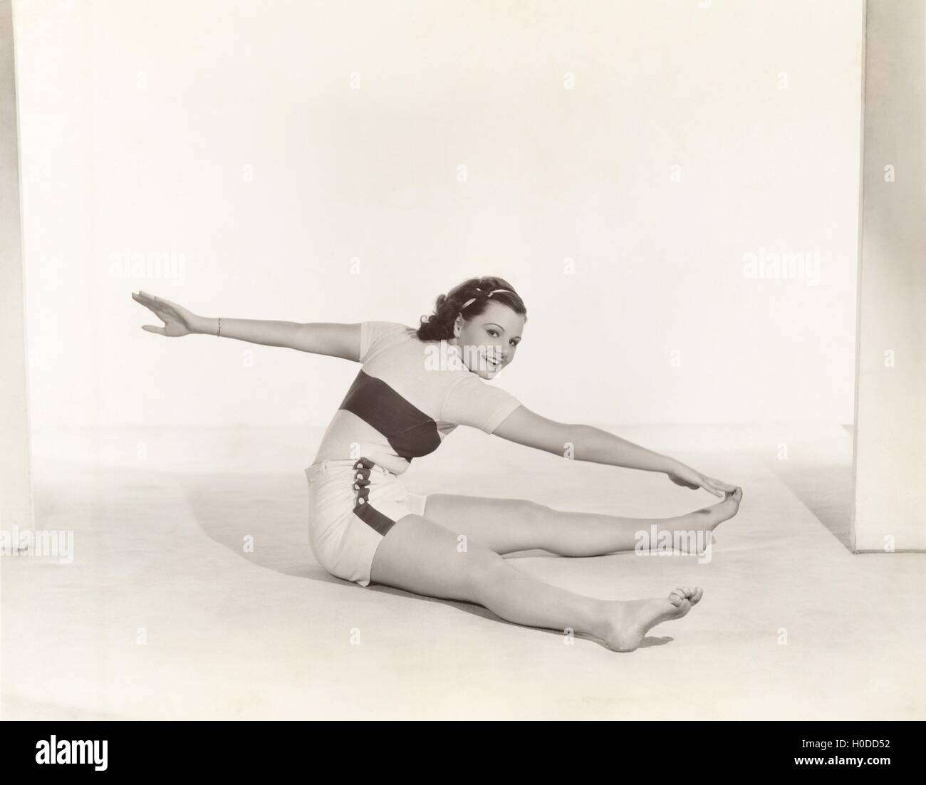Bathing suit 1940s hi-res stock photography and images - Alamy