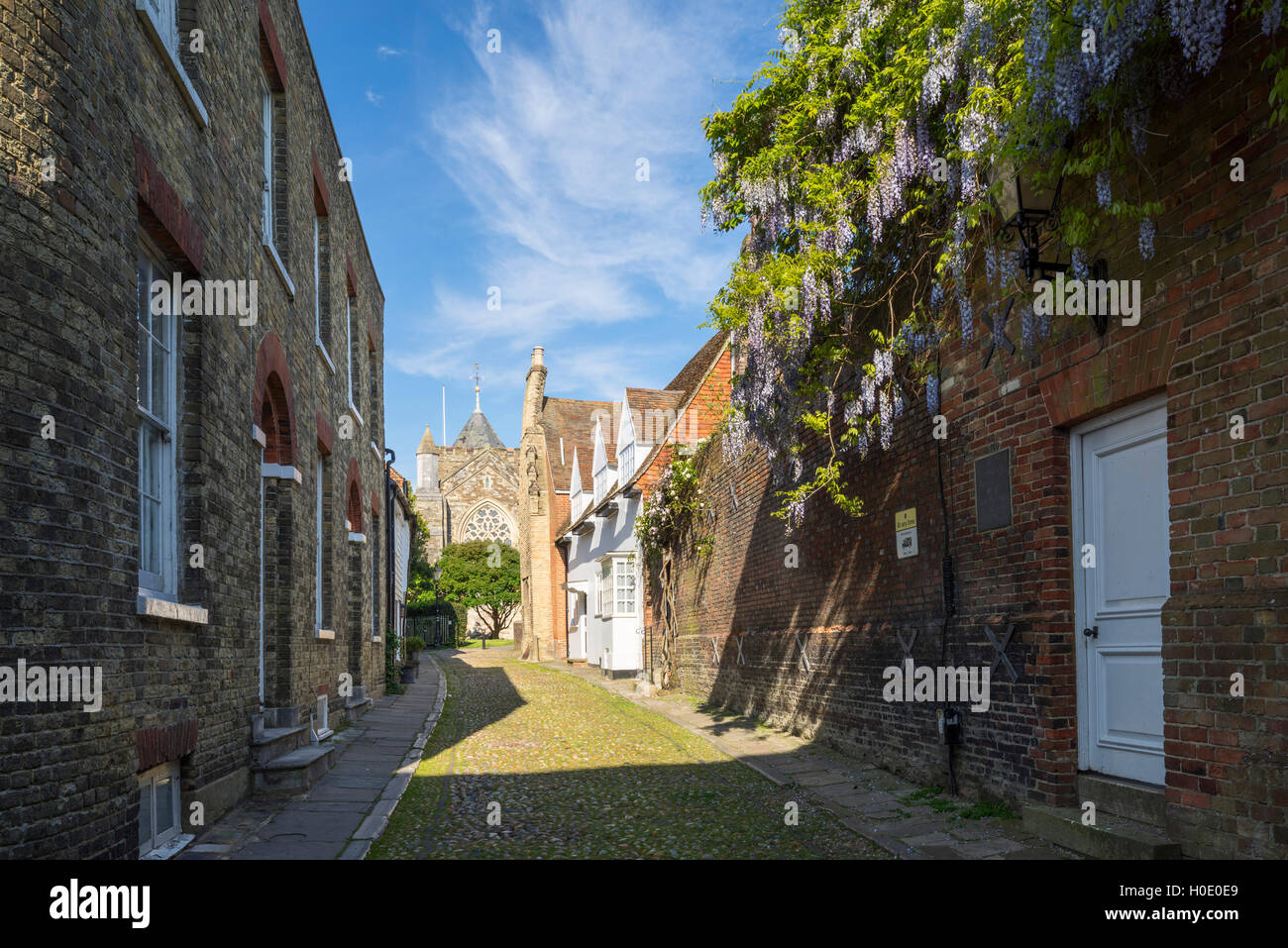 The cobbled streets around Church Square in the historic town of Rye ...