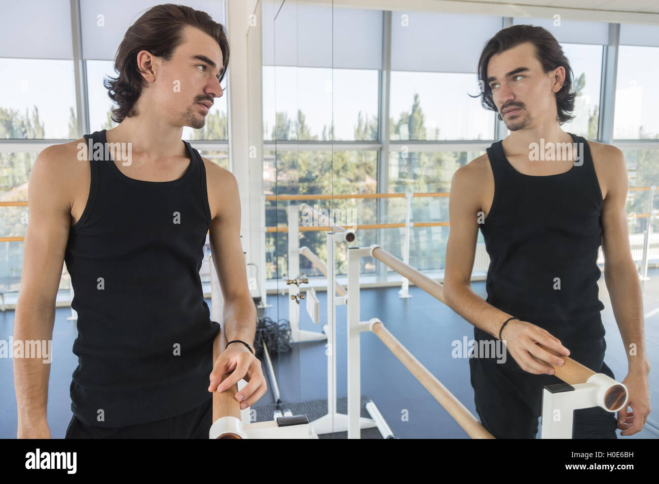 Boy ballet dancer hi-res stock photography and images - Alamy