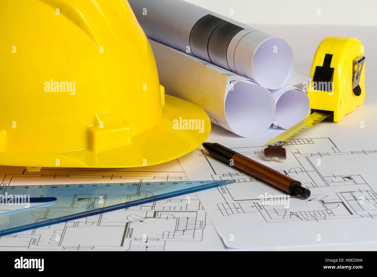 An office desk with the project papers Stock Photo - Alamy