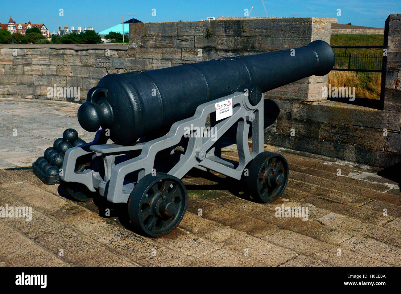 Ships cannon casting hi-res stock photography and images - Alamy