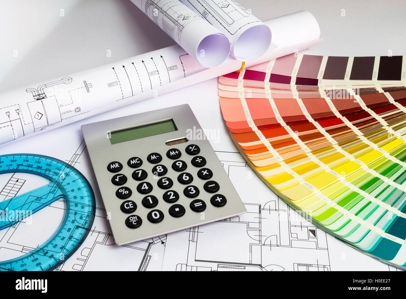 An office desk with the project papers Stock Photo - Alamy