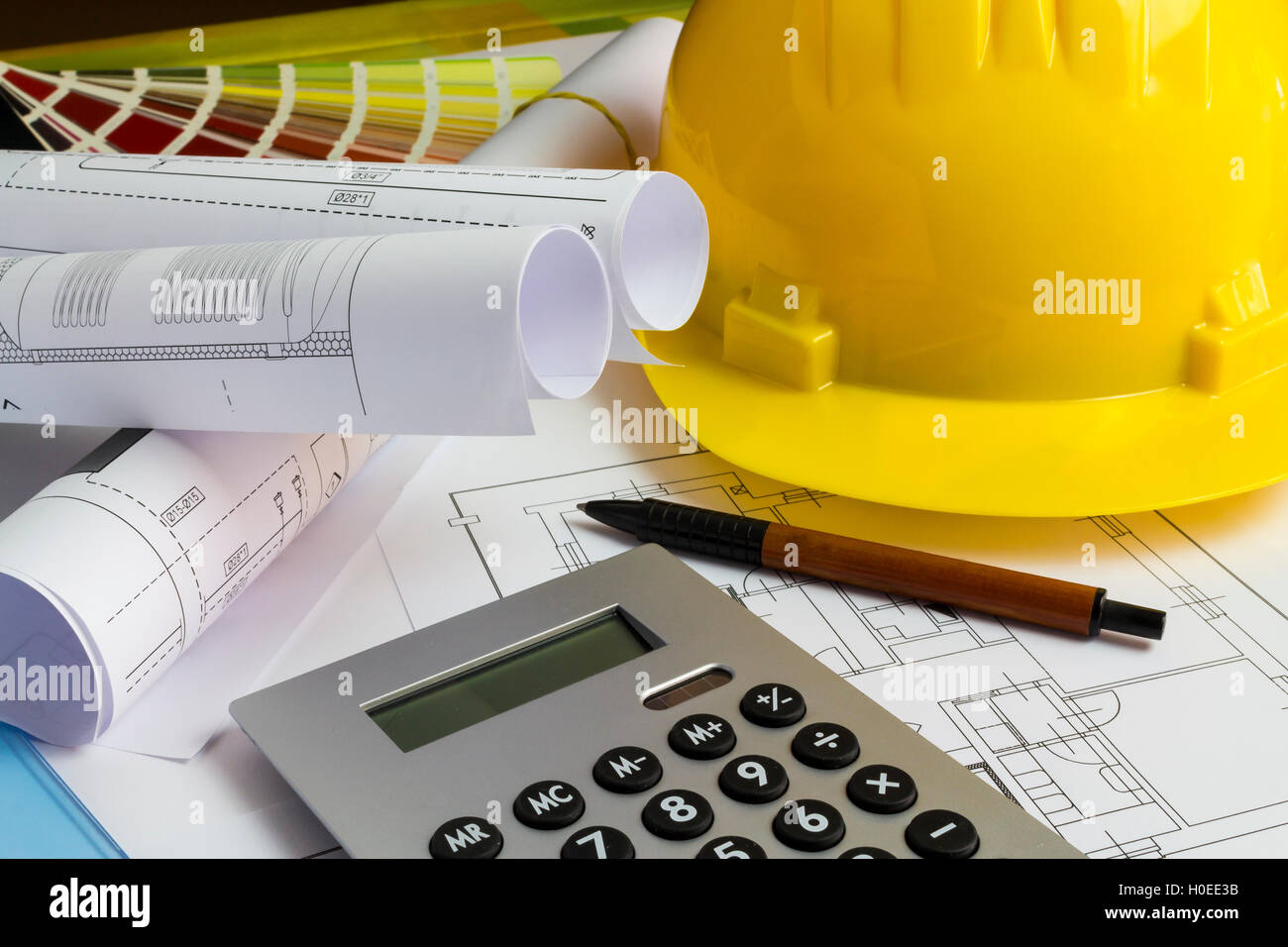 An office desk with the project papers Stock Photo - Alamy
