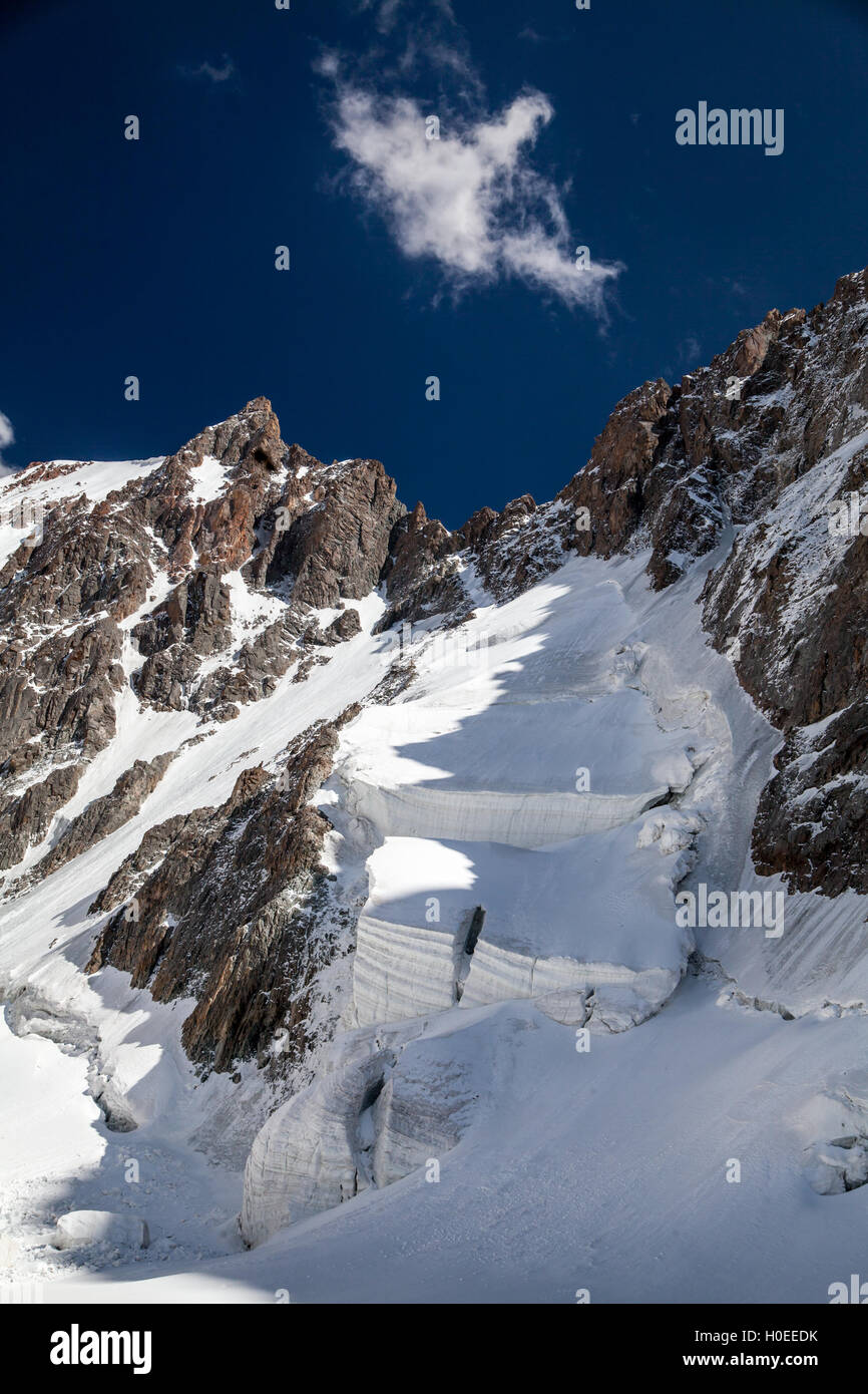 Beautiful mountainside hi-res stock photography and images - Alamy
