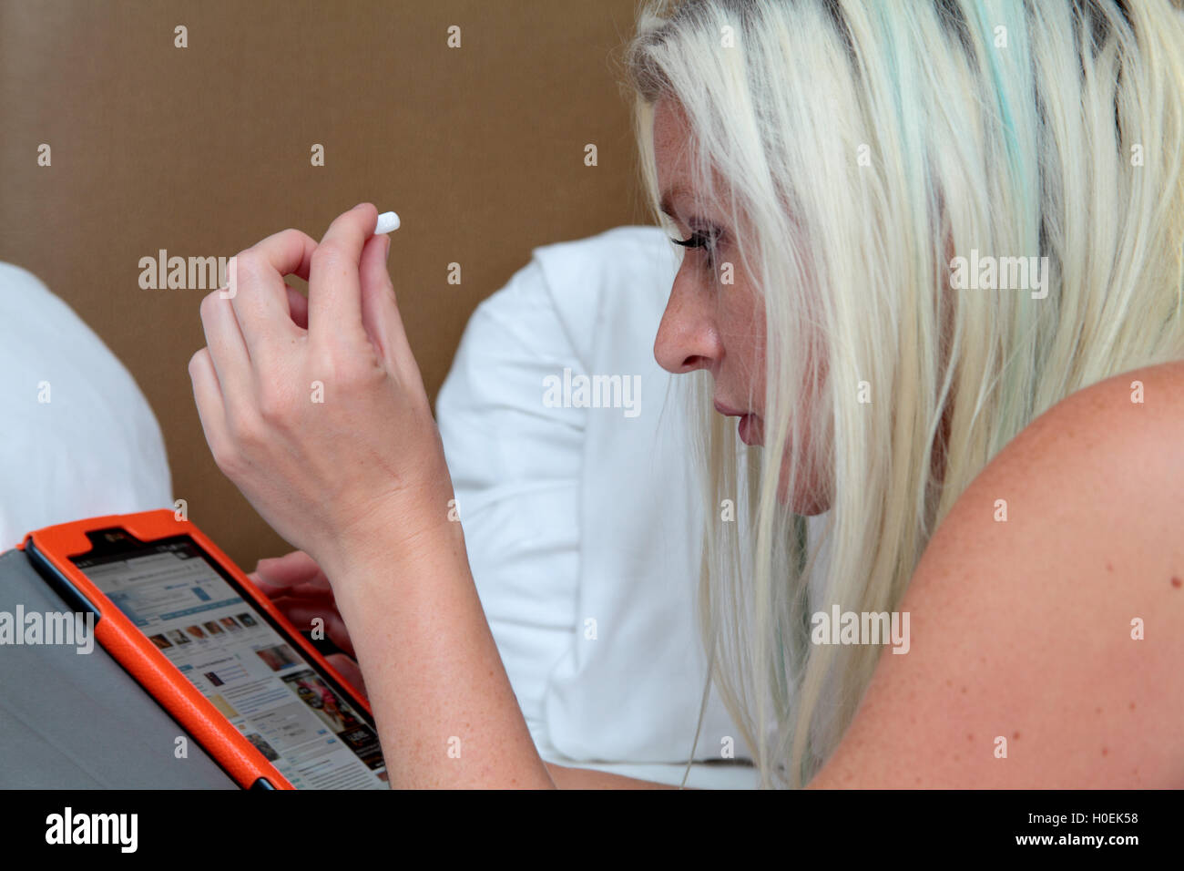 Identifying a Pill Stock Photo - Alamy